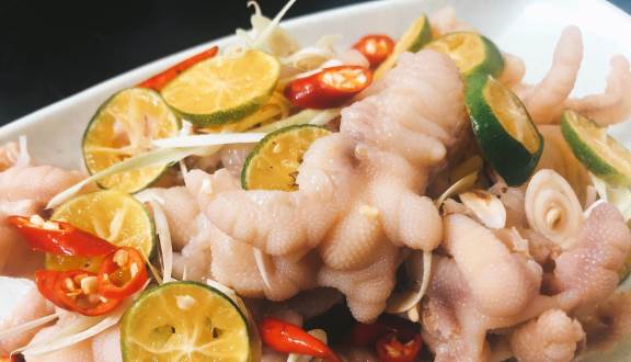 Những quán chân gà khiến giới trẻ Đà Lạt “phát cuồng”