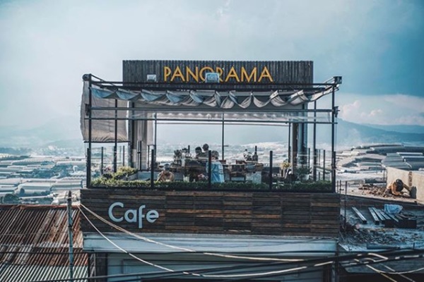 Cafe Panorama Đà Lạt – Nơi chiêm ngưỡng “kinh đô ánh sáng” từ trên cao